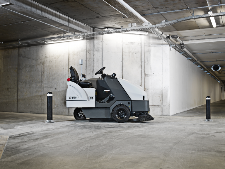 Nilfisk Ride On Sweeper SR1601 LPG MAXI