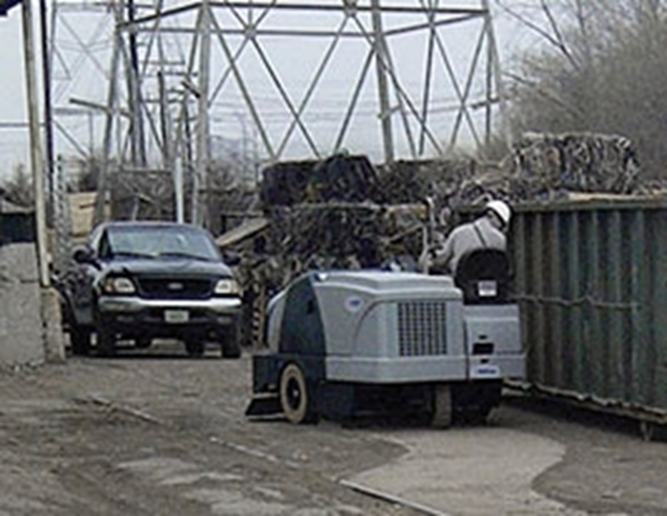 NILFISK SW8000 LPG LARGE RIDE ON SWEEPER